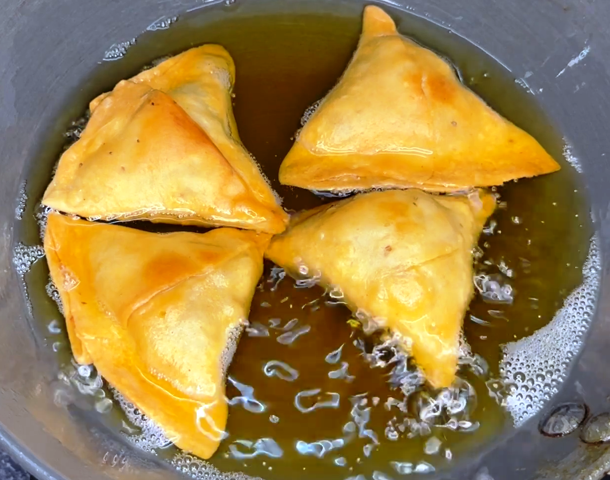Aloo Samosa | Aalu Samosa Recipe - Aayansh Kitchen