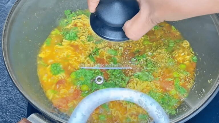 Masala Maggi Recipe | Vegetable Maggi Noodles - Aayansh Kitchen