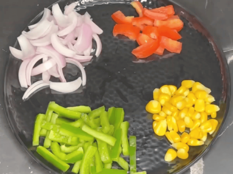 Kadai Pizza Recipe: Kadai Paneer Pizza Without Oven - Aayansh Kitchen