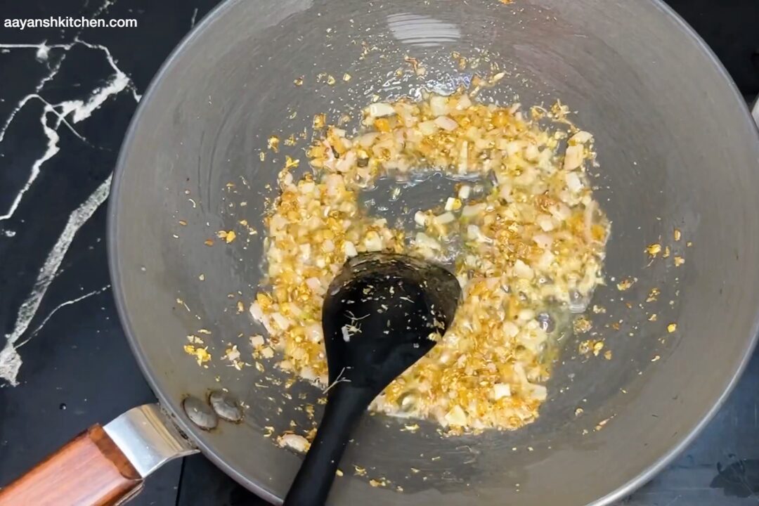 Aloo Tikki Burger Recipe: Veg Aloo Patties Burger - Aayansh Kitchen