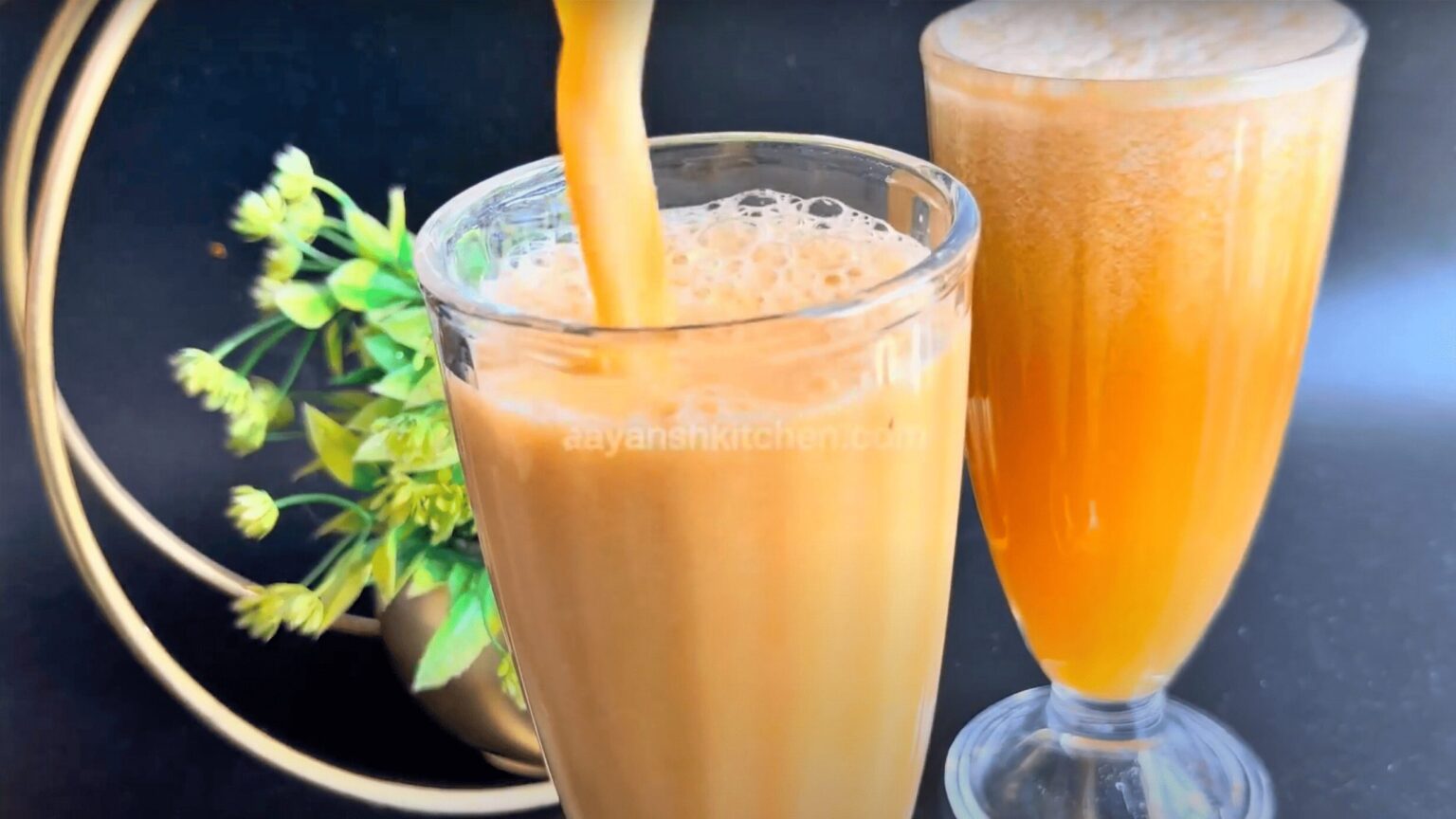 Muskmelon Juice Recipe (Cantaloupe Juice) | Kharbuja Juice - Aayansh ...